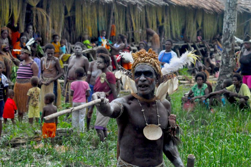 Jew : Rumah Demokrasi Asmat - Mbludus.com